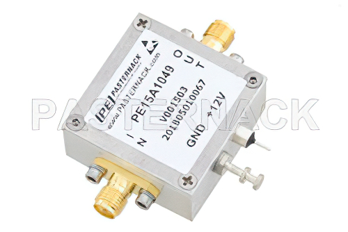 2 dB NF 低ノイズ増幅器、動作範囲 10 MHz 〜 1 GHz、32 dB ゲイン、12 dBm P1dB、SMA