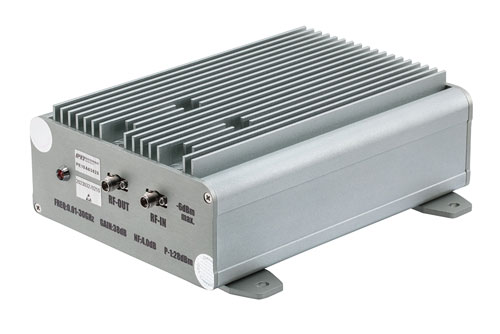 38 dB Gain, 27 dBm P1dB, 0.01 GHz 〜 30 GHz, 広帯域 AC Low Noise Amplifier, Bench-Top, 110/220VAC, 3 ...