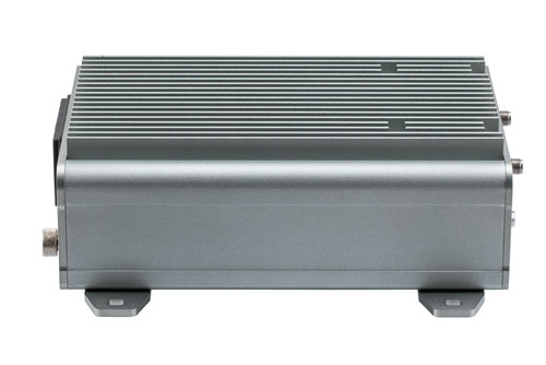 30 dB Gain, 25 dBm P1dB, 0.1 GHz 〜 6 GHz, 広帯域 AC Low Noise Amplifier, Bench-Top, 110/220VAC, 3.7 ...