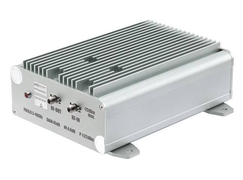 44 dB Gain, 20 dBm P1dB, 0.5 GHz 〜 40 GHz, 広帯域 AC Low Noise Amplifier ...